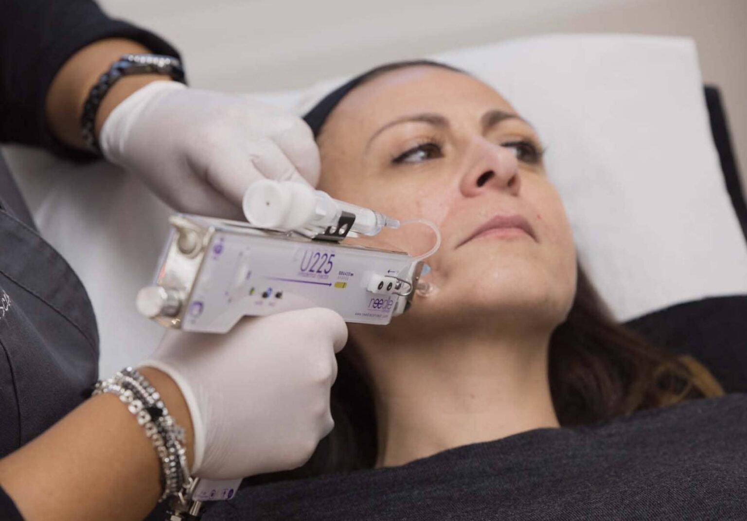 Mésolift : les injection de Skinbooster | Paris | Dr Scemama